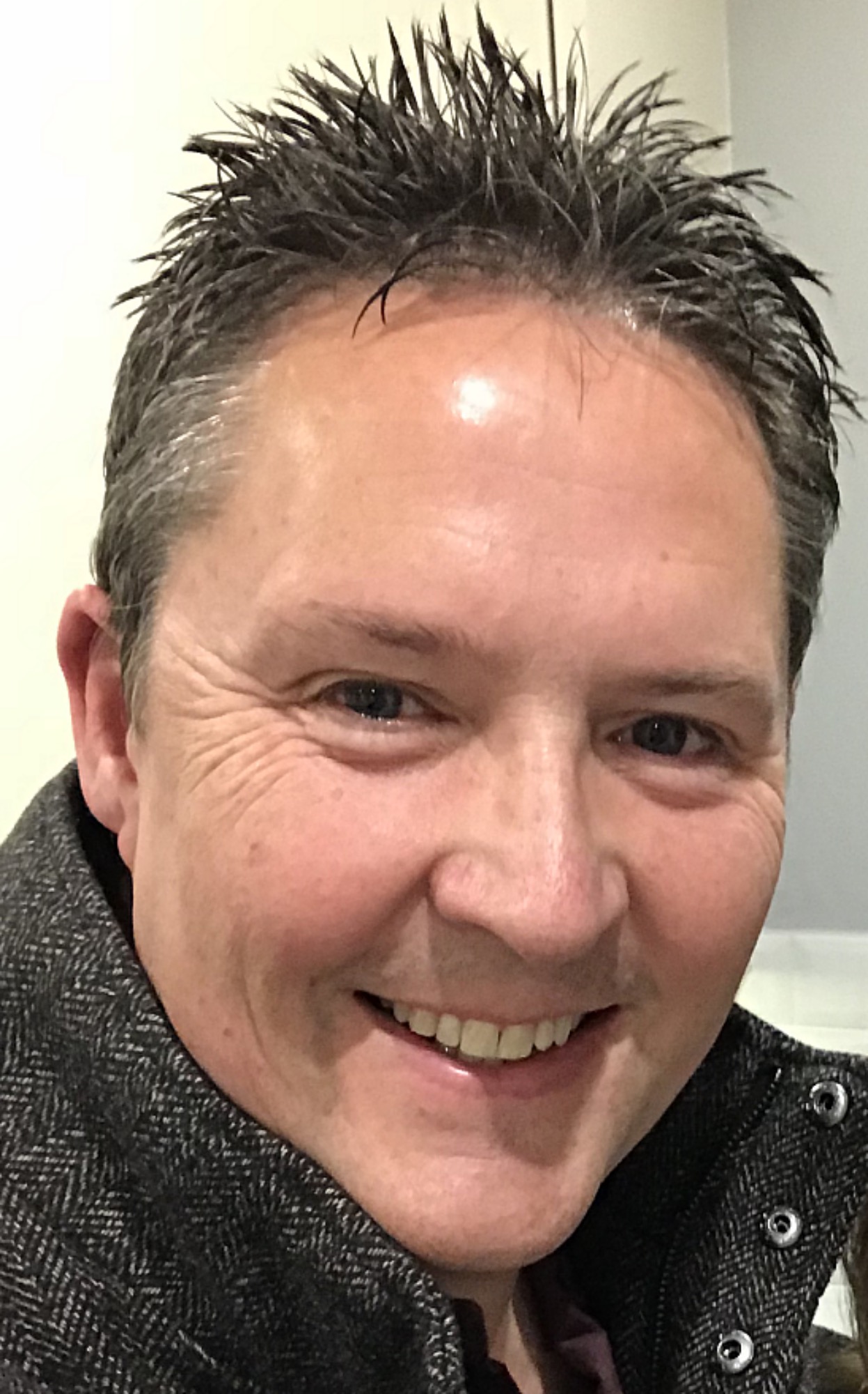 Bio – www.stuarthannah.com